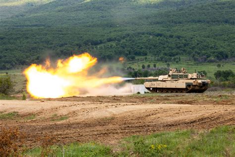 U.S. Abrams Tanks Arrive in Romania, Marking a Sharper NATO Deterrence ...