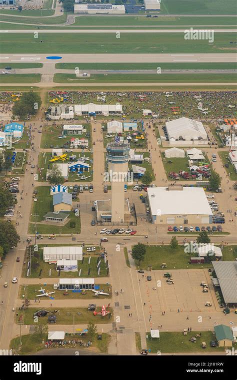 EAA AirVenture Oshkosh: The World’s Largest Aviation Gathering - Bolt ...