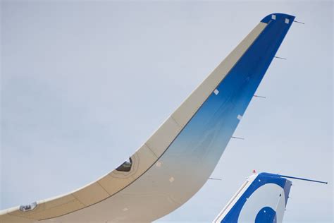 Why Modern Airplanes Have Winglets: A Deep Dive into Aerodynamic ...