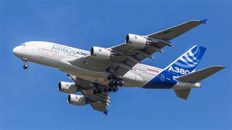 Why The Airbus A380 Has Such A High Takeoff Weight - Bolt Flight