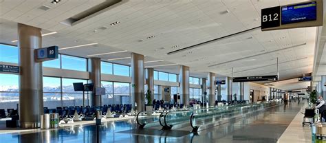 Legacy Carrier: The Evolution of America’s Regulated Airline Titans ...