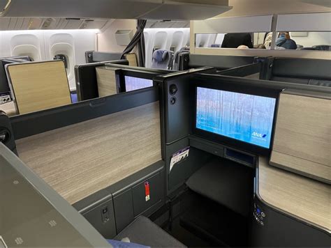 The World’s Most Comfortable Widebody Business Class Seats You Can Book ...