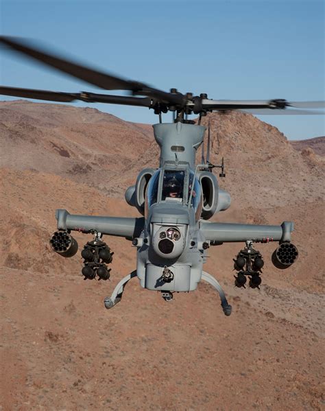 Bell AH-1Z Viper: The Pinnacle of Modern Attack Helicopter Design ...