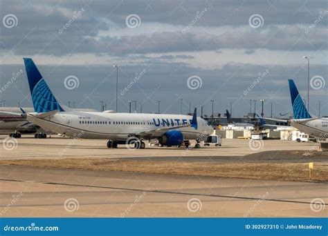 United Airlines Launches Boeing 737-700 Service from Washington Dulles ...