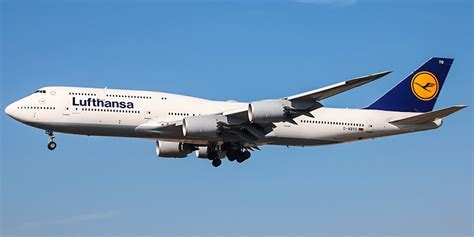 How Fuel Efficient Is the Boeing 747-8? The Jumbo Jet’s Miles Per ...