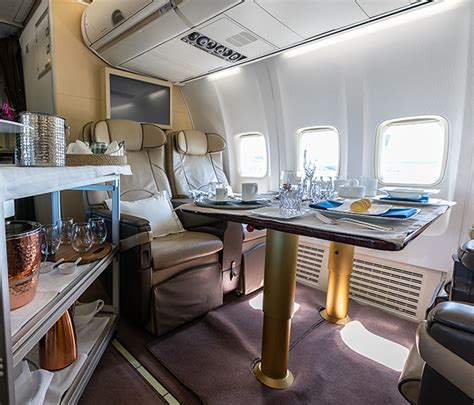 How Cabin Crew Rest & Sleep On The Boeing 757: Inside the World of In ...