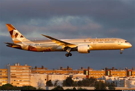 Why the Boeing 787-9 Dreamliner Outranges the 787-10: A Detailed Look ...