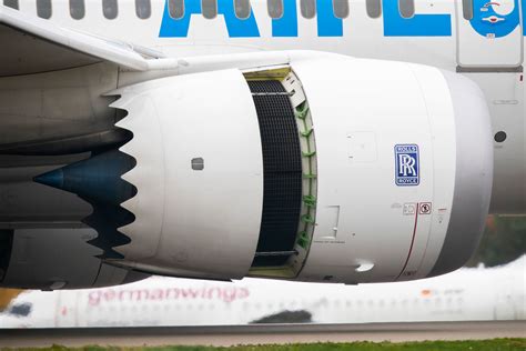 Rolls-Royce Trent 1000: Engineering Power for the Dreamliner - Bolt Flight