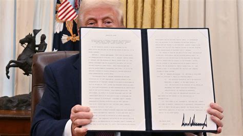 Why Was the Motorcade Route in Dallas Changed? - Bolt Flight