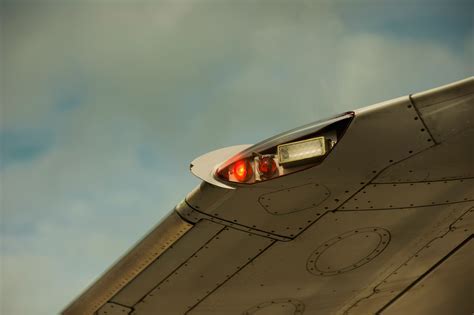 Airplane Lights: A Detailed Guide to Aviation Illumination Systems ...