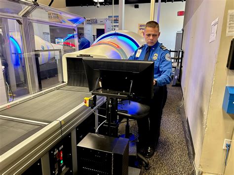 How Private Security Helped These TSA Checkpoints Avoid Shutdown Chaos - Bolt Flight