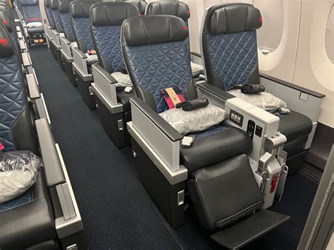 The 5 Most Comfortable Transatlantic Premium Economy Seats You Can Book ...