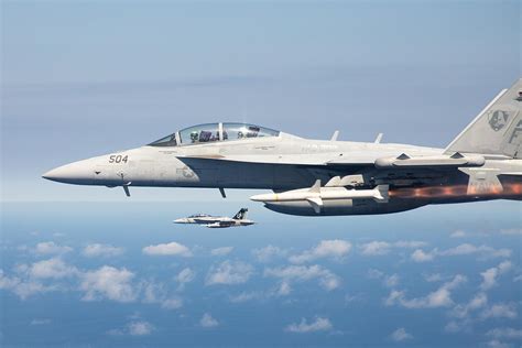 EA-18G Growler Capabilities: The Ultimate Electronic Warfare Aircraft ...
