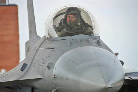 F-16 Cockpit Layout: A Comprehensive Overview - Bolt Flight