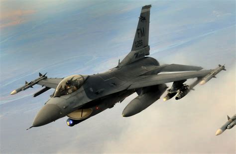 F-16 RWR: Radar Warning Receiver and Its Tactical Significance - Bolt ...