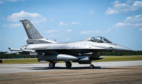 F-16 ECM Pod: Advanced Electronic Warfare Capabilities - Bolt Flight