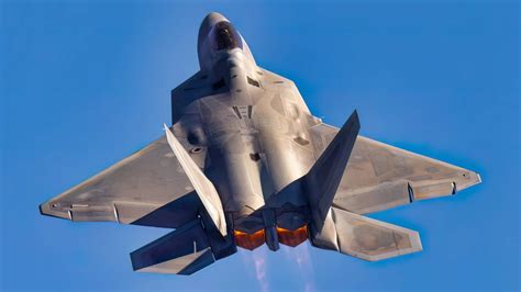 F-22 Raptor Enters New Era: Pilot Remotely Commands MQ-20 Avenger in ...