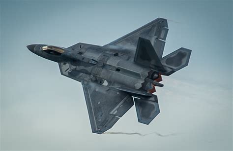 F-22 Helmet-Mounted Display: The Scorpion HMD Revolutionizing Air ...