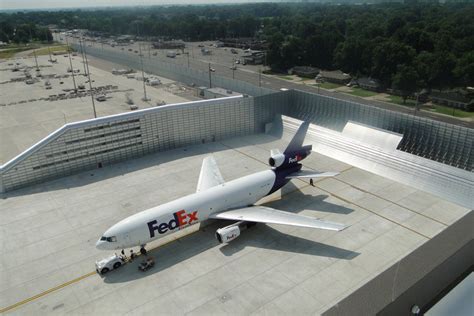 FedEx Aircraft Mechanic Salary: Pay, Benefits, and Career Outlook ...