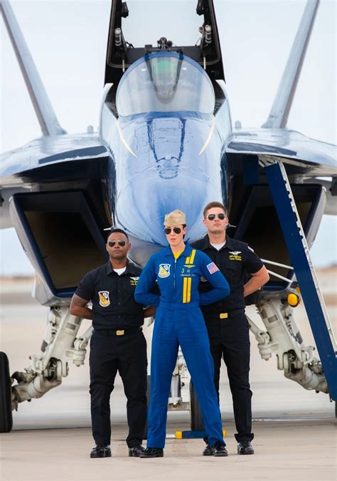 Female Blue Angels Pilots: Breaking Barriers in Naval Aviation - Bolt ...