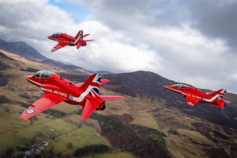 Red Arrows Set to Dazzle Skies Over Cheshire and Merseyside This ...