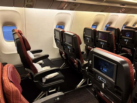 Best & Worst Economy Class for Long-Haul Flights - Bolt Flight
