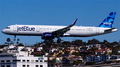 JetBlue Flight B61177 Diverts to Denver Amid Hydraulic Crisis: A ...