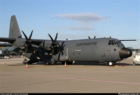 Lockheed Martin Confirms Record-Breaking C-130J Super Hercules Wing ...