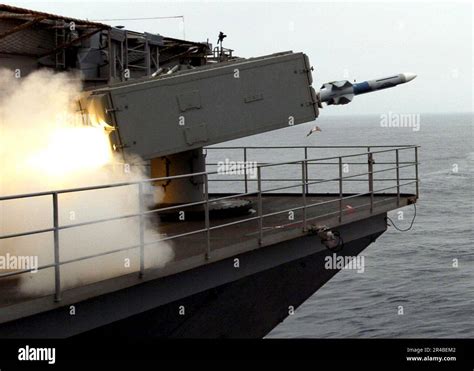 How USS Abraham Lincoln’s Nimitz-Class Defenses Are Engineered to ...