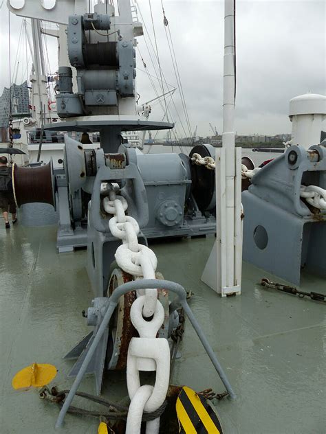 The Colossal Anchors of U.S. Navy Ships: Engineering Might Beneath the ...