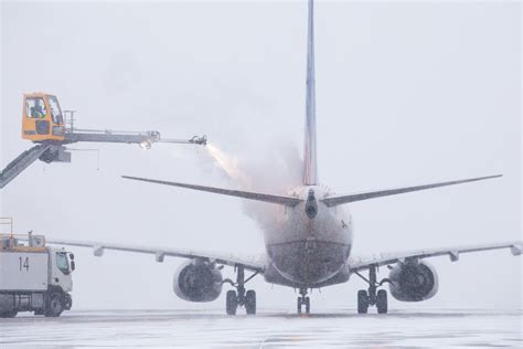 Deicing Boot: Essential Technology for Aircraft Ice Protection - Bolt ...