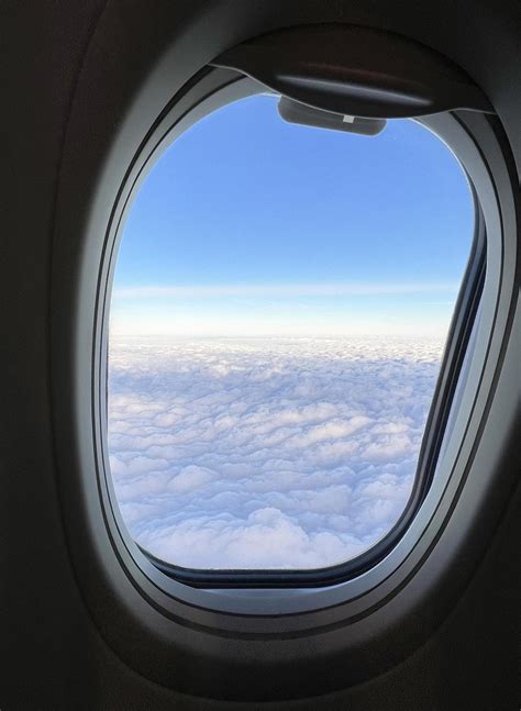 Why Private Jet Windows Are Larger, Smarter, and More Luxurious Than ...