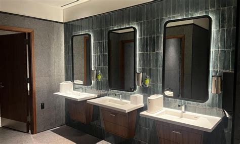 DCA Centurion Lounge Review (Terminal 2) – Inside the Amex Platinum ...