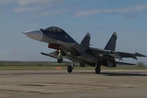 F/A-18 Super Hornet vs. Sukhoi Su-30: A Comprehensive Comparison - Bolt ...