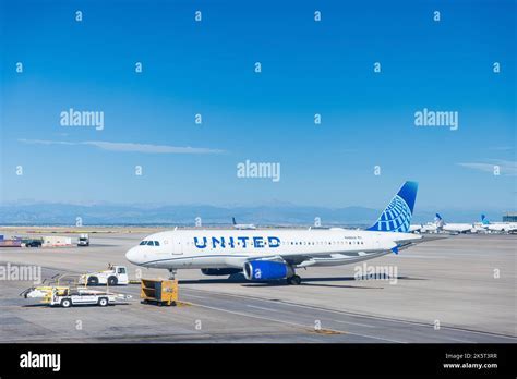 Two United Airlines Flights Collide Wingtips at San Francisco ...