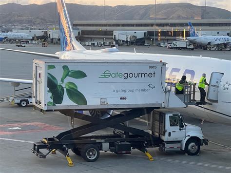 United Airlines Faces Major Catering Disruptions at SFO Amid Provider ...