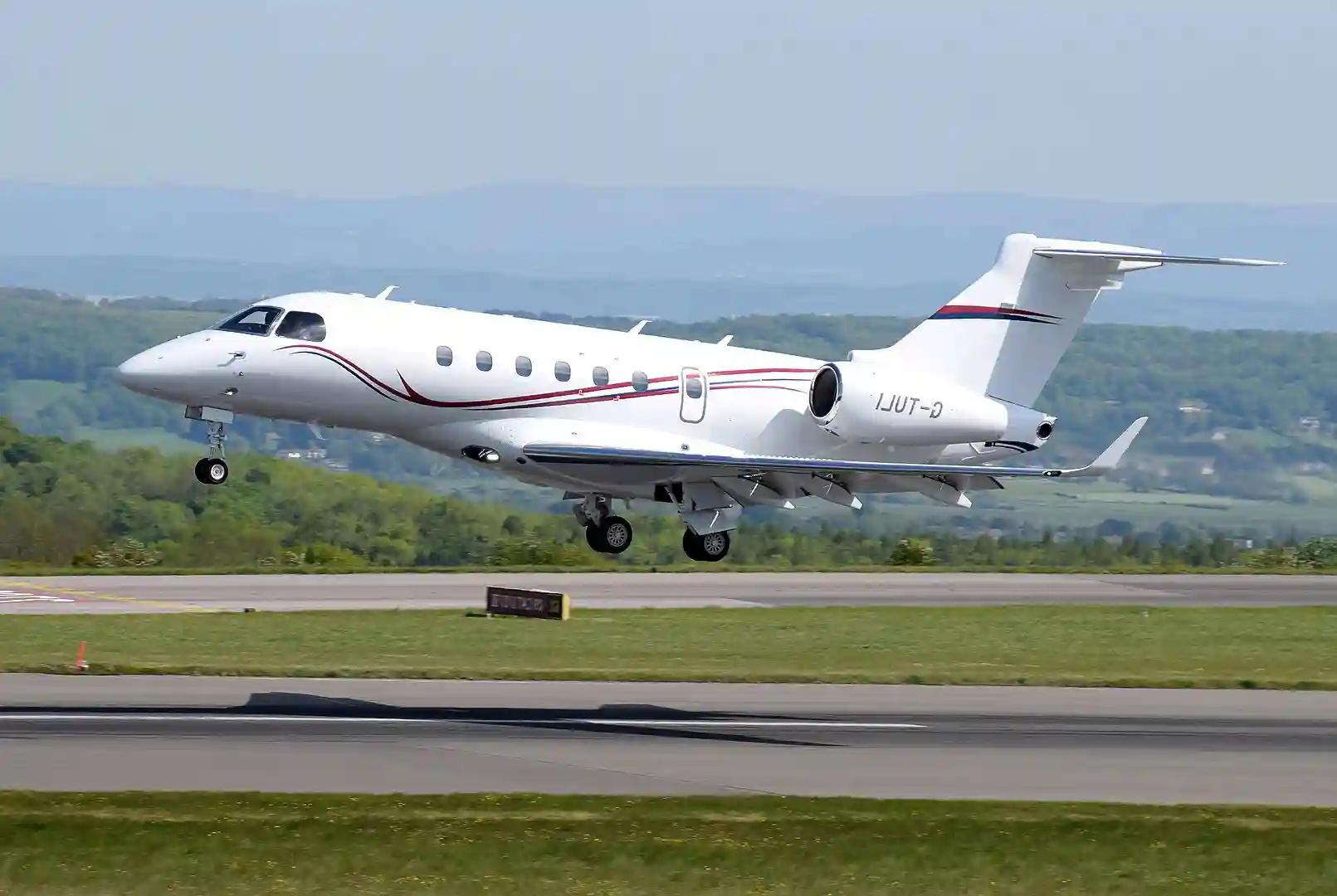 Embraer Legacy 500 vs. Praetor 500: What's The Difference? - Bolt Flight
