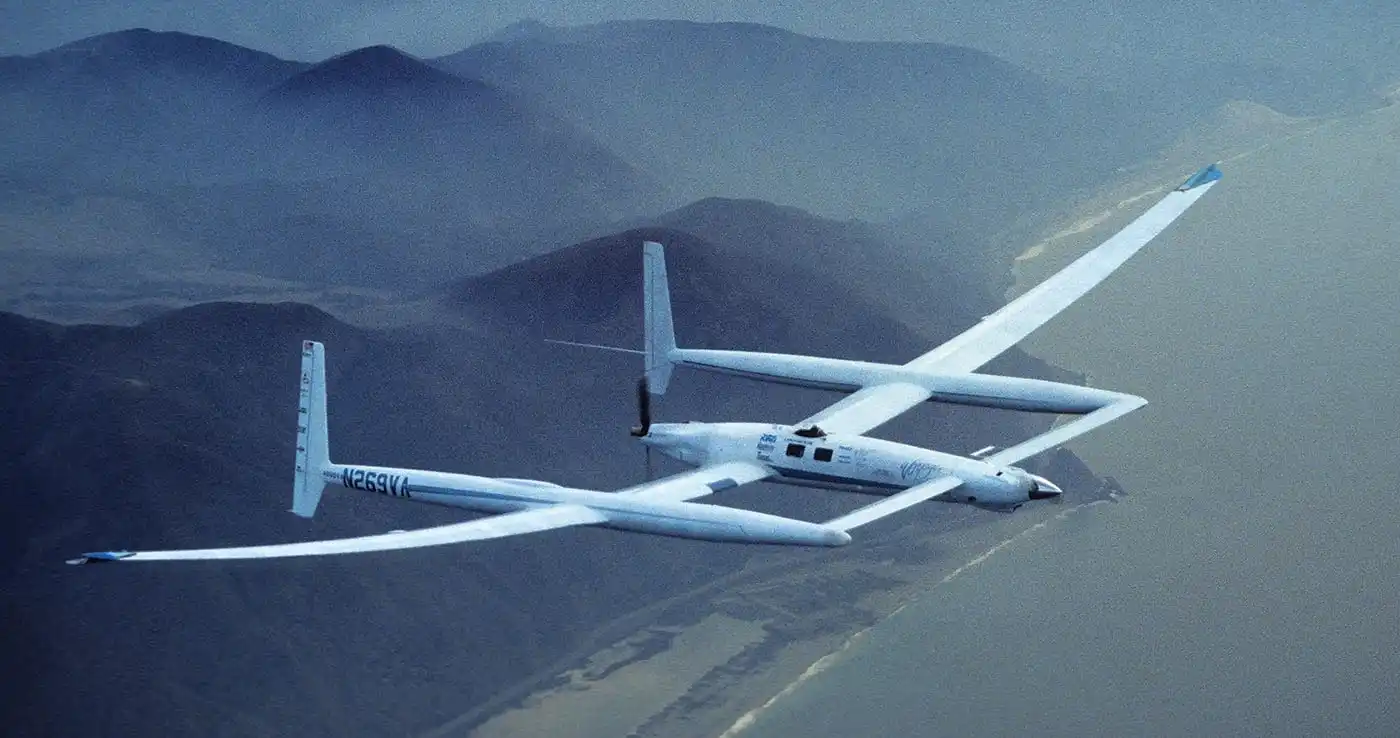 The Rutan Voyager: A Historic Nonstop Flight Around the World - Bolt Flight