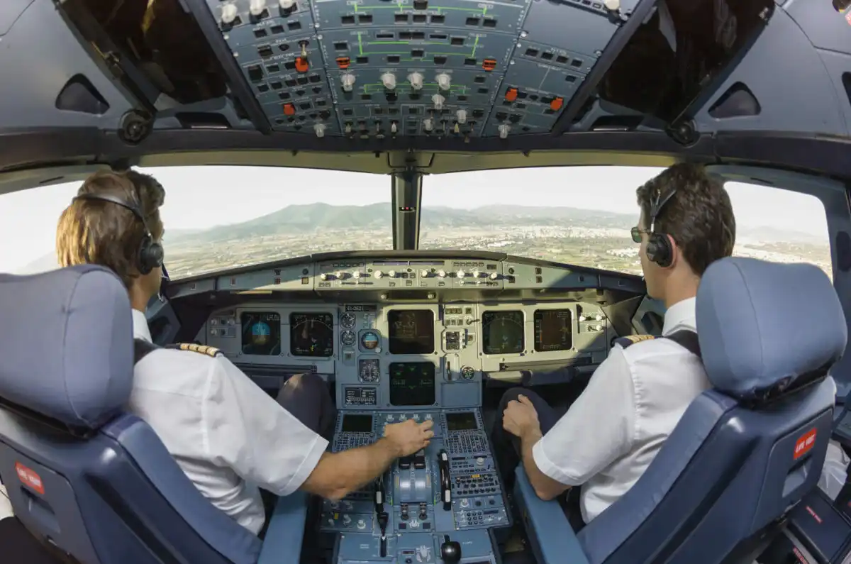 Navigating the Skies: How Pilots Navigate from Takeoff to Landing ...