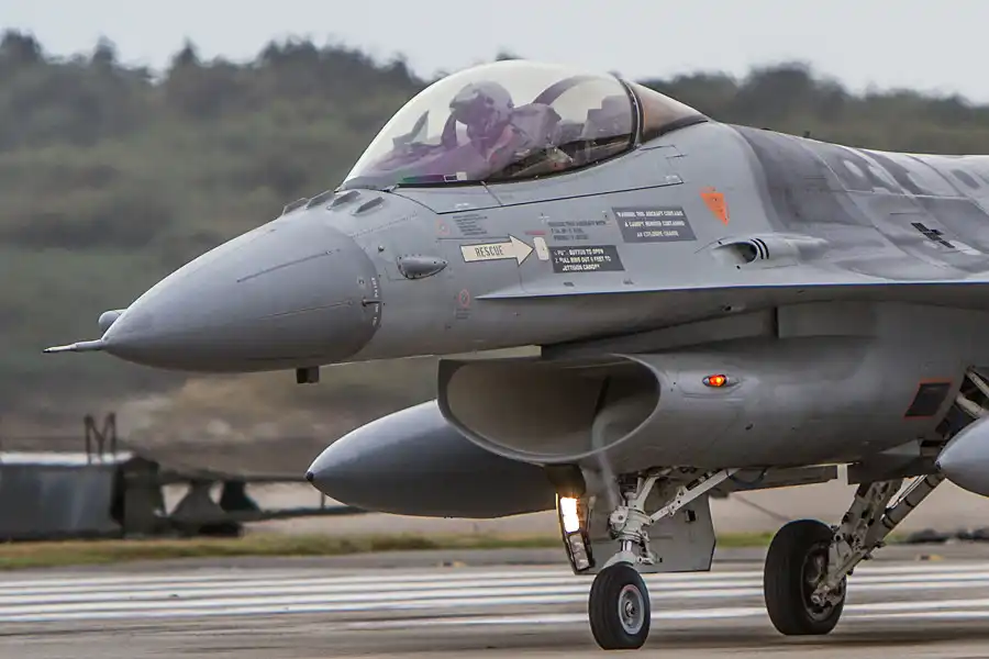 F-16 Air Intake: Engineering Mastery in Aerospace Design - Bolt Flight