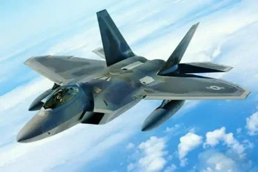 F-22 vs F-35: A Comprehensive Comparison - Bolt Flight