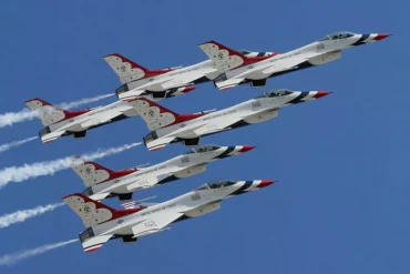 The World's Most Spectacular Aerobatic Teams - Bolt Flight