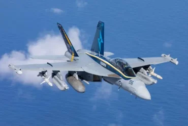 EA-18G Growler vs. F/A-18 Super Hornet: A Detailed Comparison - Bolt Flight