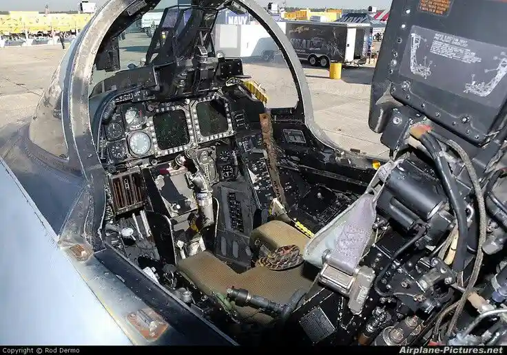 Inside the F-14 Cockpit: A Detailed Exploration of the Legendary Fighter Jet - Bolt Flight