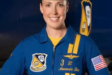 Female Blue Angels Pilots: Breaking Barriers in Naval Aviation - Bolt ...