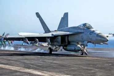 F/A-18 and the AIM-120 AMRAAM: A Detailed Analysis - Bolt Flight