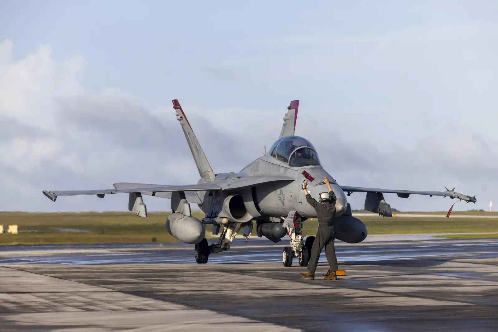 The F/A-18 Hornet: The Backbone of USMC Aviation - Bolt Flight