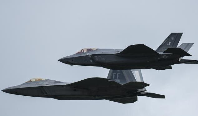 F/A-18 Super Hornet vs. Stealth Fighters: A Comprehensive Comparison ...