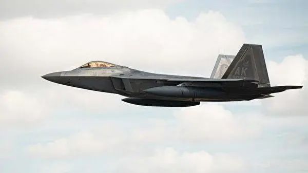 F-22 "Beast Mode": Unleashing Unmatched Firepower - Bolt Flight