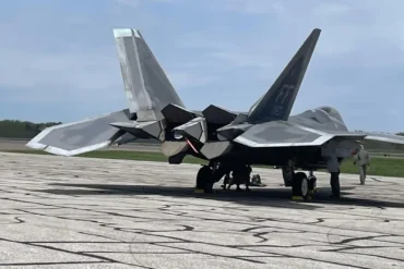 F-22 Raptor Canopy: Engineering, Stealth, and Pilot Protection - Bolt ...